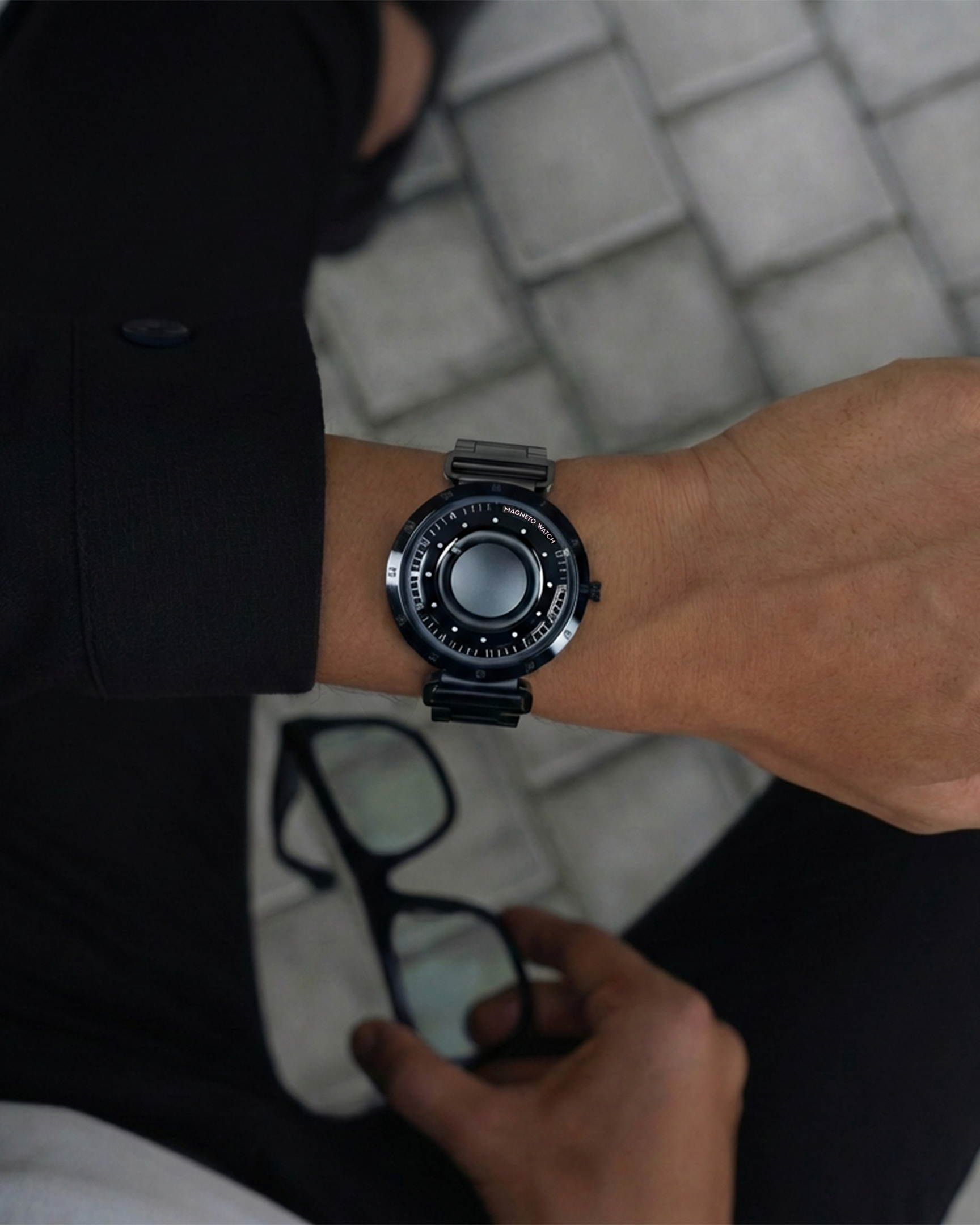 Magneto Watch Nexus Black Men's Watch – 43mm – With magnetic spheres as ...